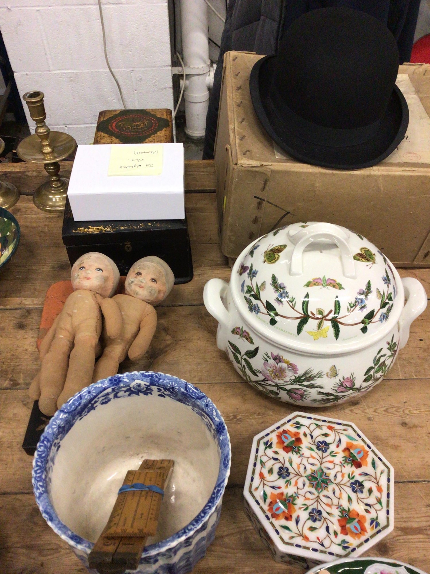 Lot 21 - Sundry items, including a Portmeirion