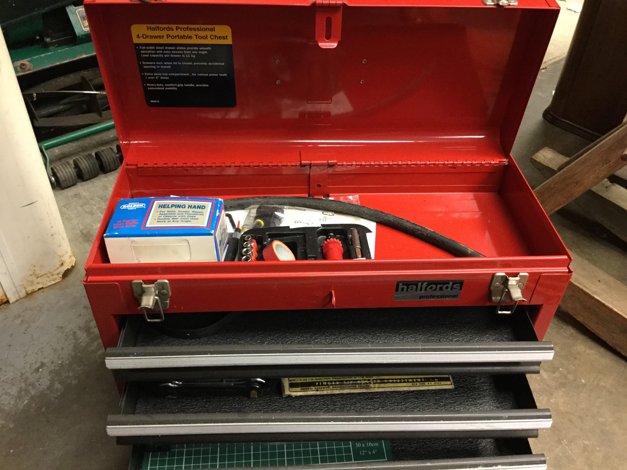 Lot 332 - Halfords professional tool box with hinged