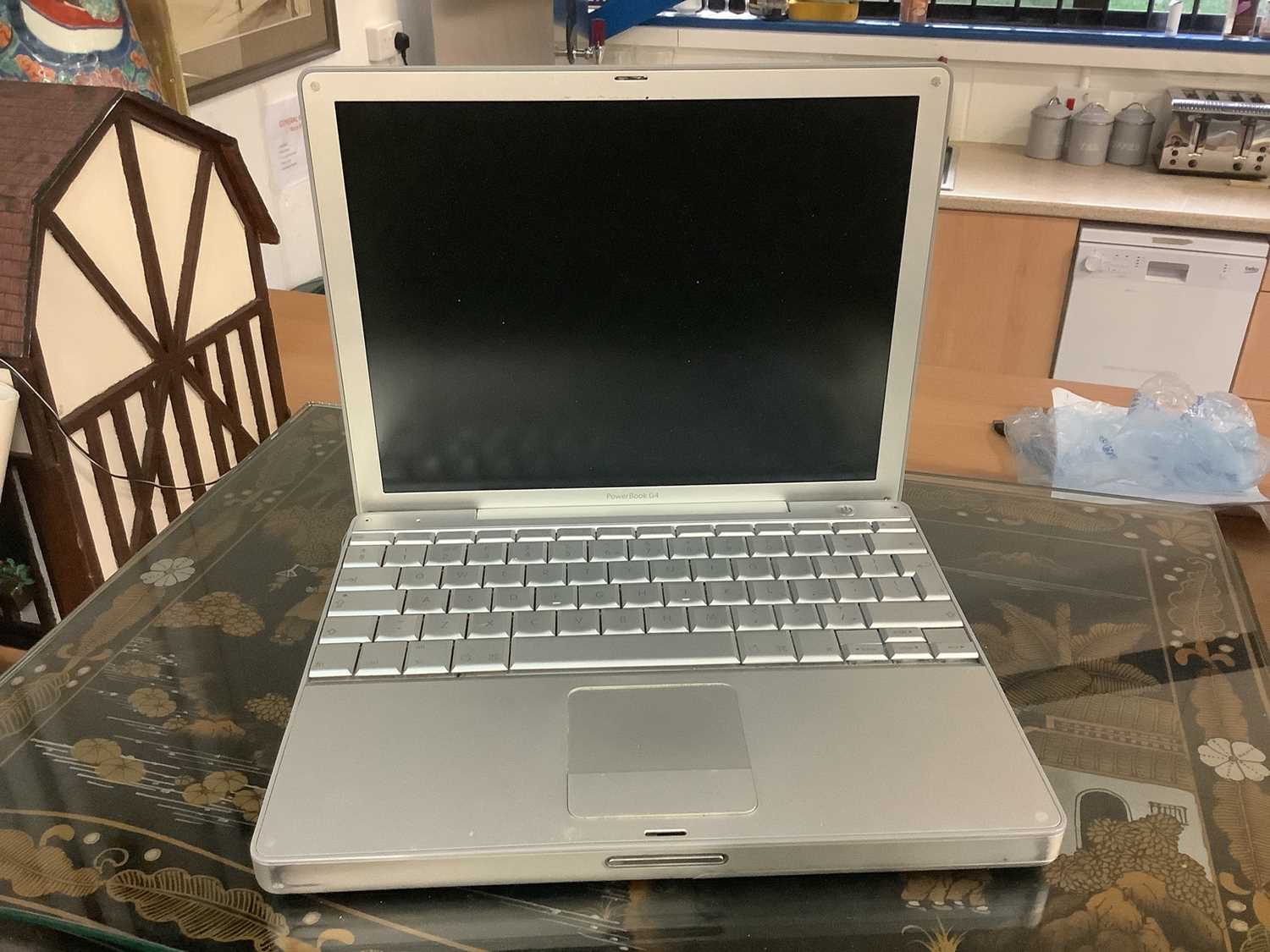 Lot 9 - 12" Apple PowerBook G4