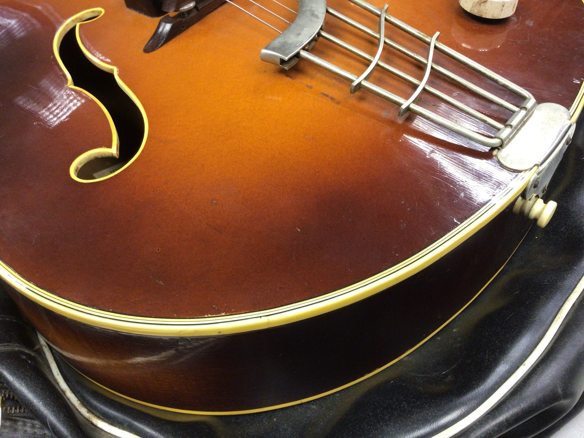 Lot 2359 - Vintage Hofner guitar