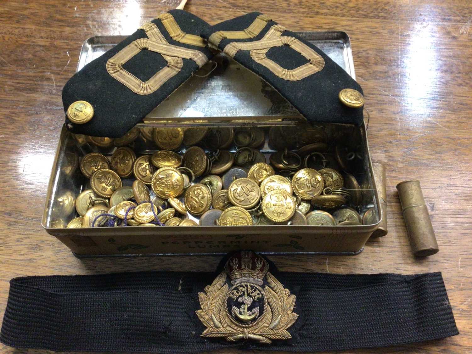 Lot 443 - Collection of Naval buttons and other