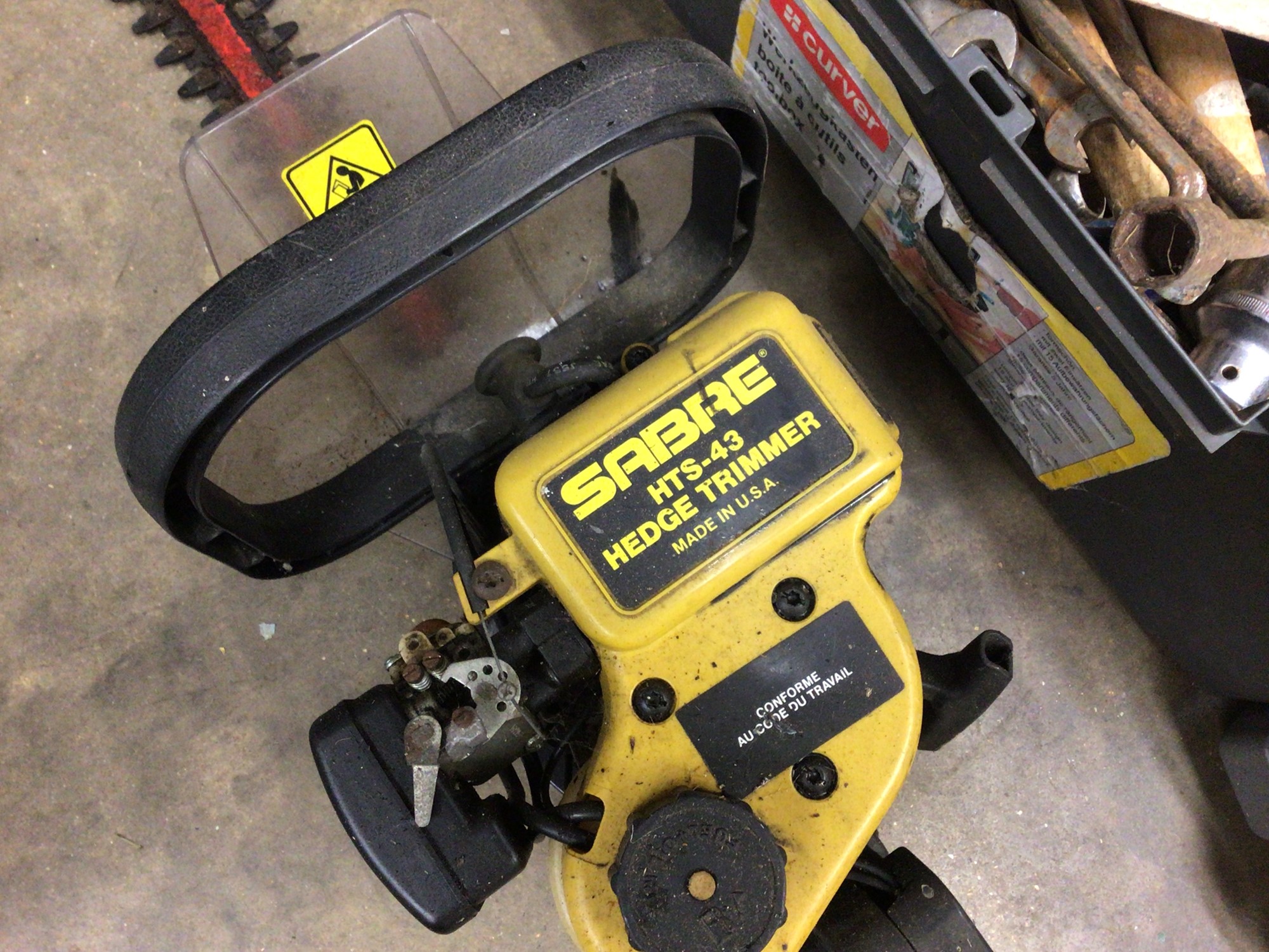Lot 124 - Hedge trimmer, Ryobi drill, electric winch