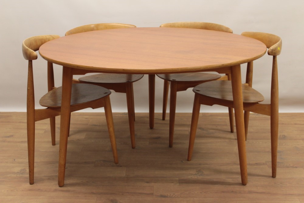 Lot 1312 - Hans Wegner circular dining table and set