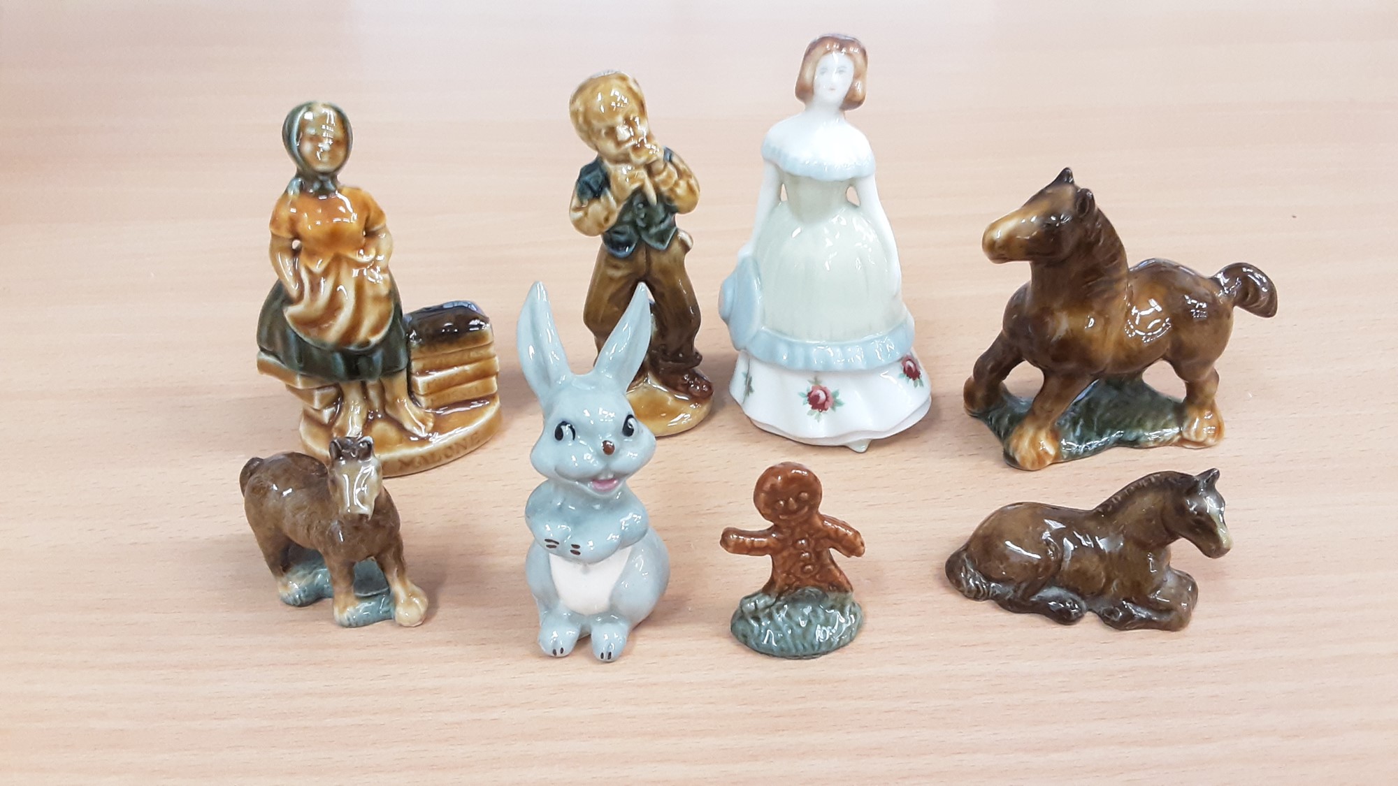 Lot 1260 - Selection of Wade figures including Tom and