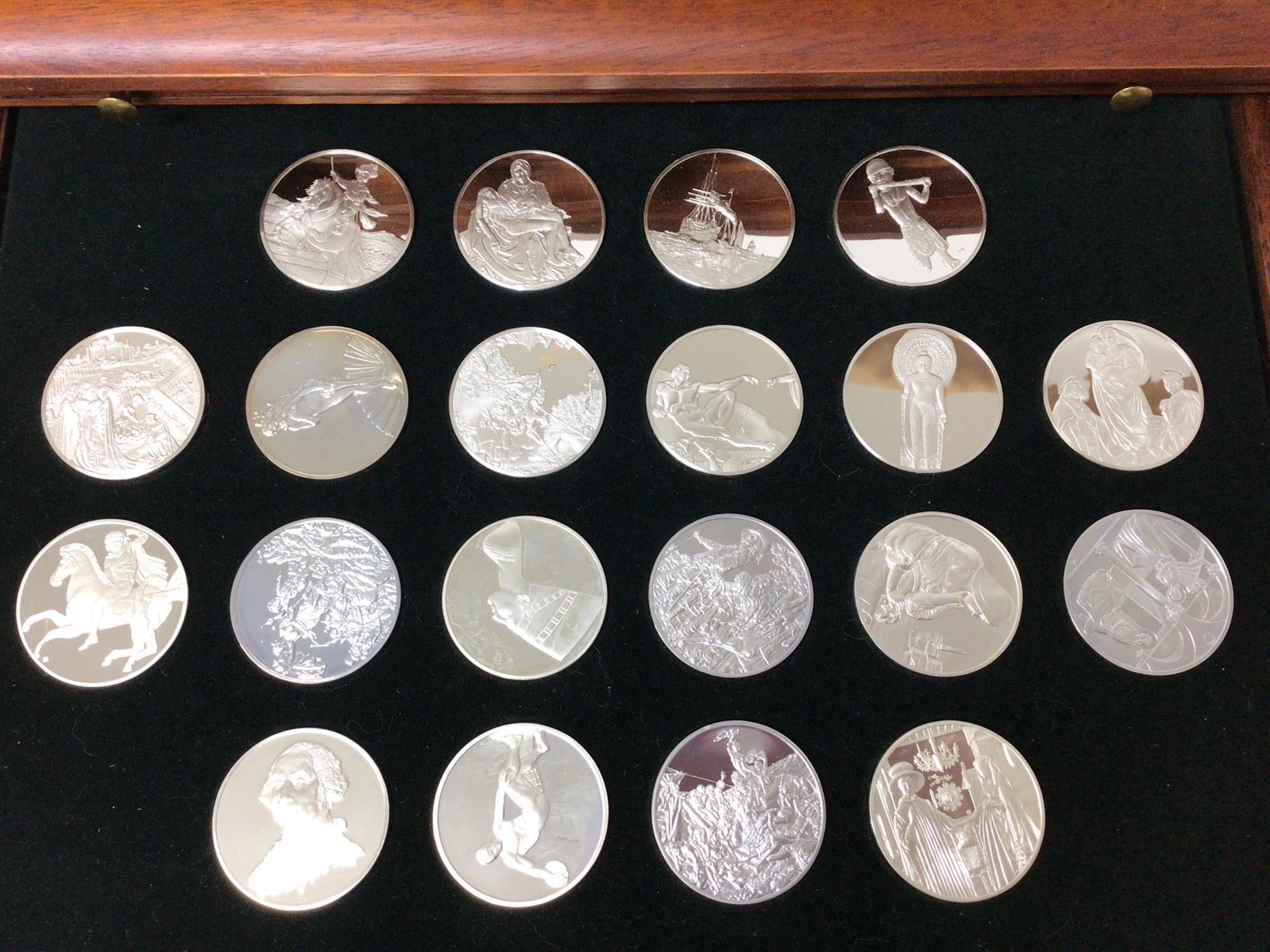 Lot 529 - U.S. - The Franklin Mint 100 Silver