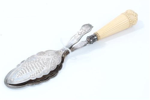 Lot 594 - Victorian Silverer server with sprung-top