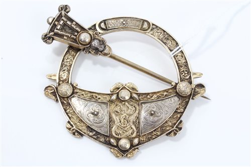 Lot 766 - 19th century Irish Silverer gilt Tara brooch,