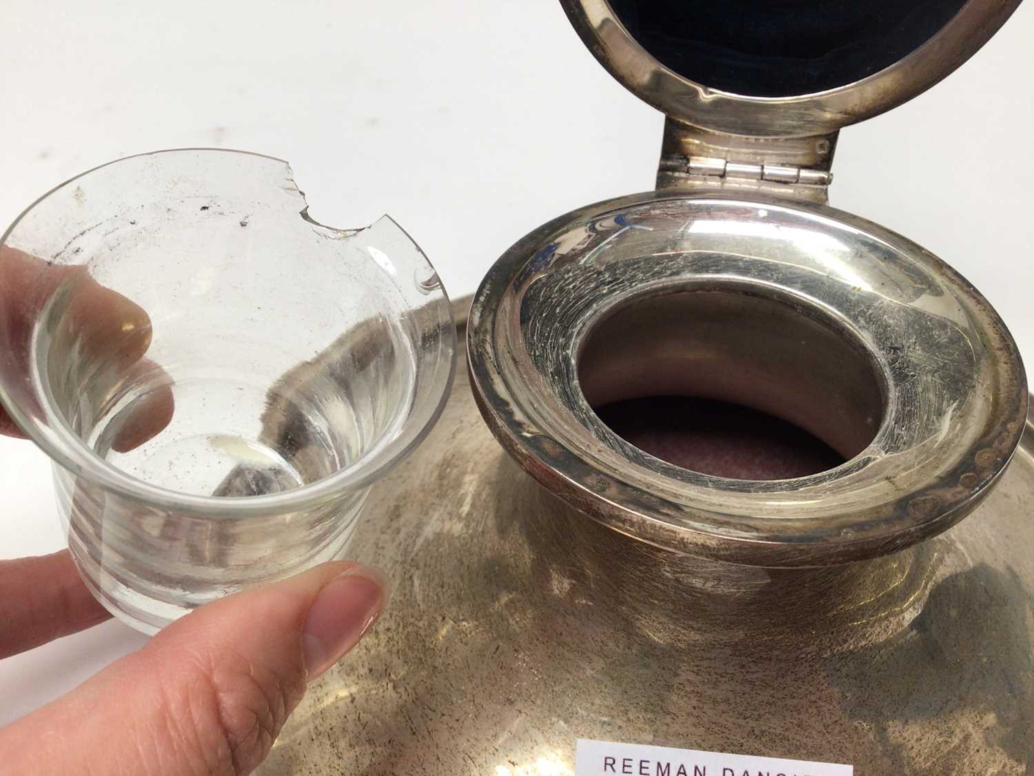 Lot 72 - Large silver capstan inkwell