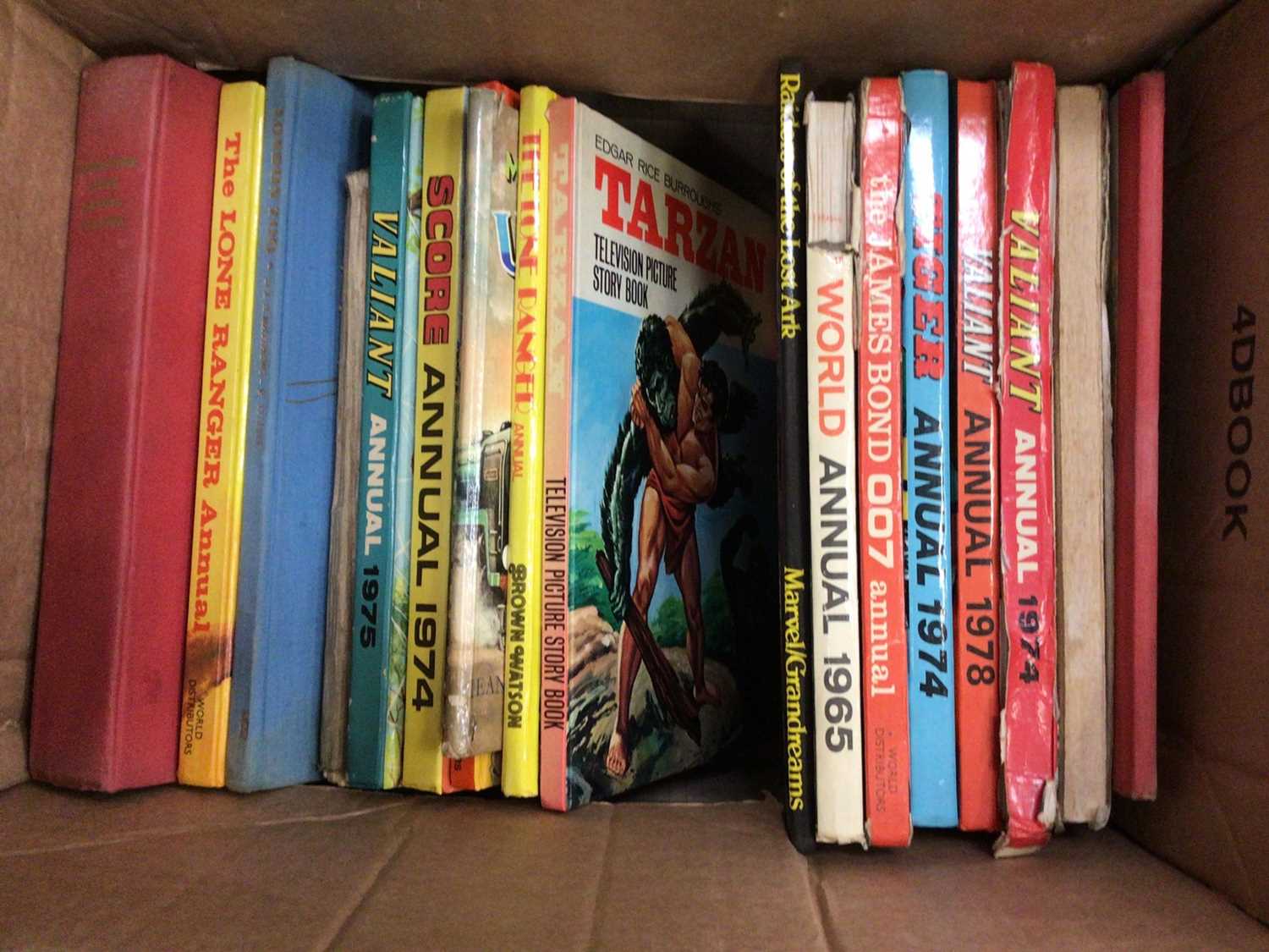 Lot 552 - Selection of 1970's annuals including Dandy,