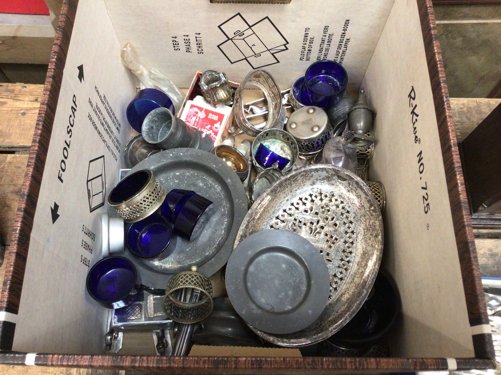 Lot 18 - Sundry items, including silver plate,
