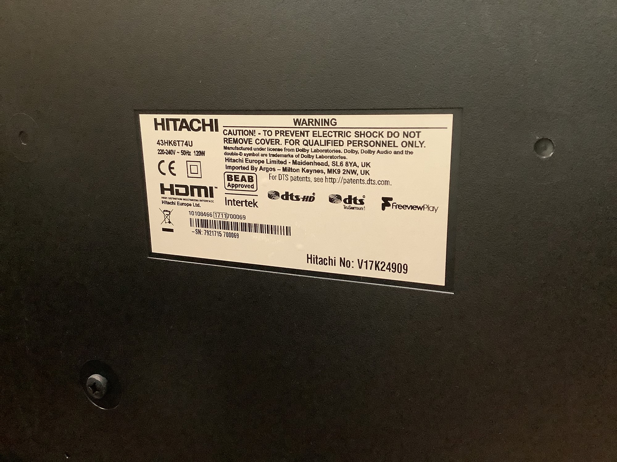 Lot 7 - 43" Hitachi Smart TV Model Number 43HK6T74U