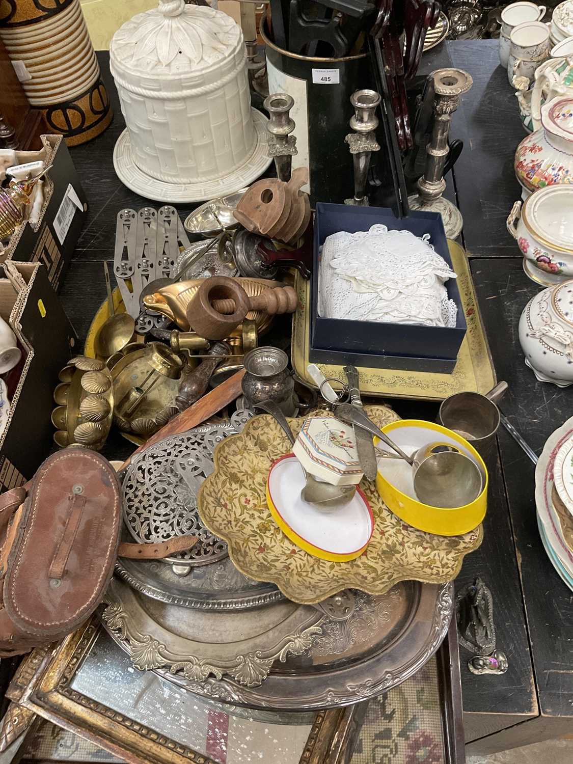 Lot 485 - Miscellaneous group of items to include