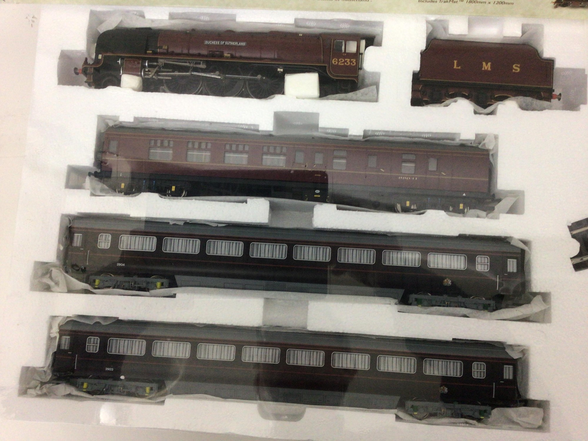 Lot 1853 - Railway Hornby 00 gauge Marks & Spencer The
