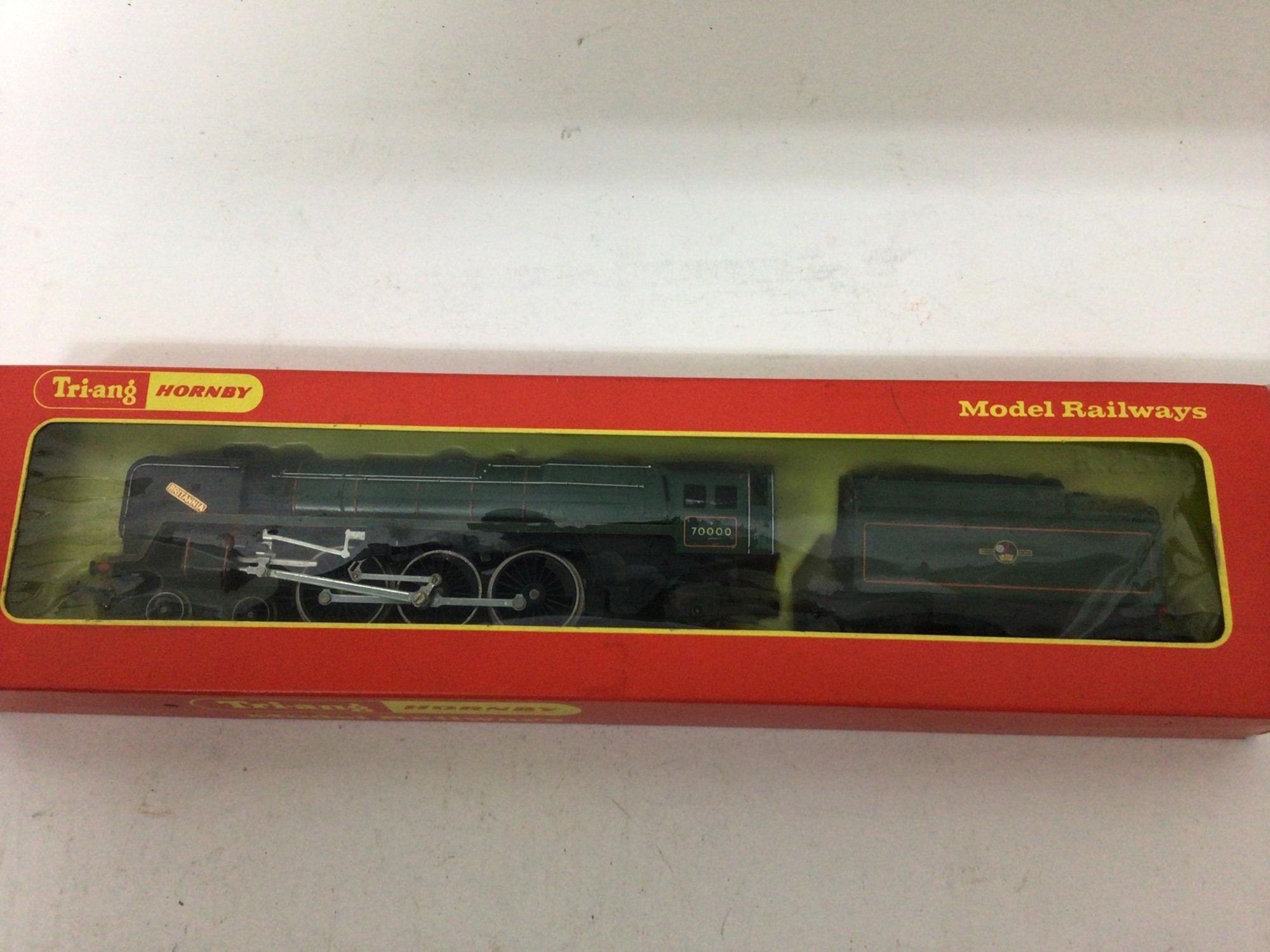 Lot 1863 - Railway Triang Hornby 00 gauge Evening Star