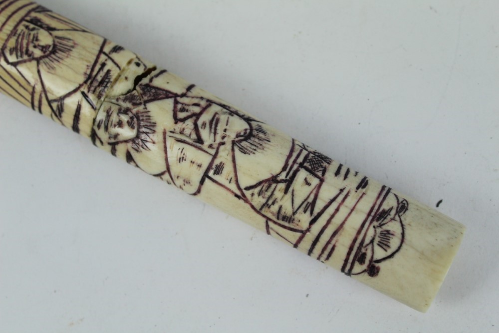 Lot 867 - Japanese tanto dagger in bone sheath