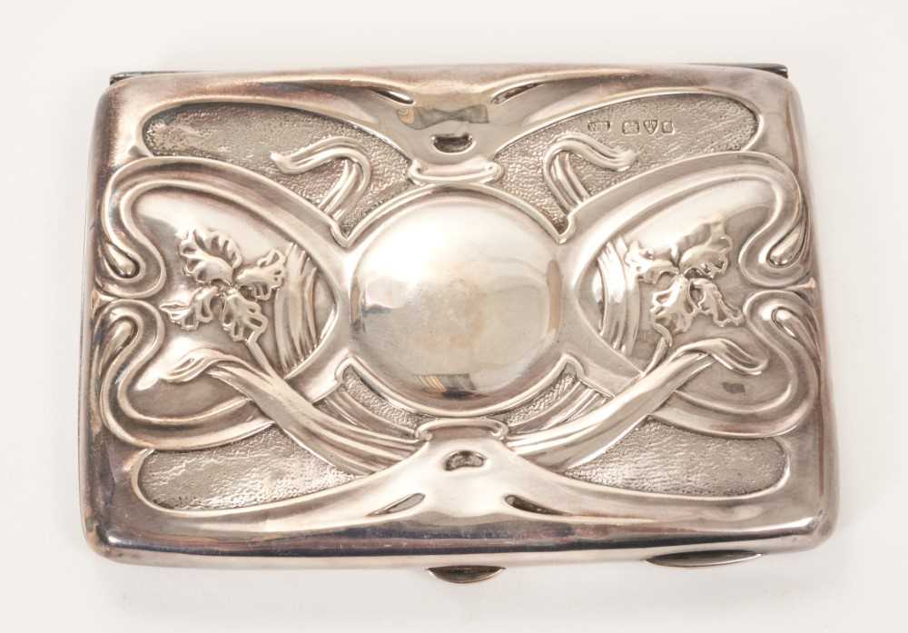 Lot 382 - Edwardian silver cigarette case of vertical