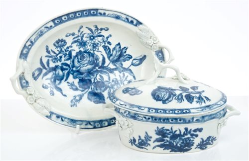Lot 217 - 18th century Worcester blue and white small
