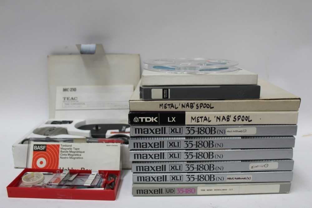 Lot 2205 - 6 x 10.5 NAB tapes, 2 spools, Splice kit.