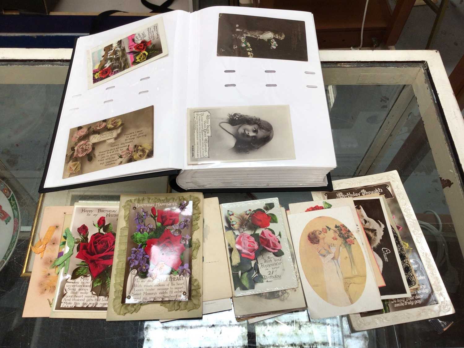 Lot 275 - Collection of vintage greetings cards