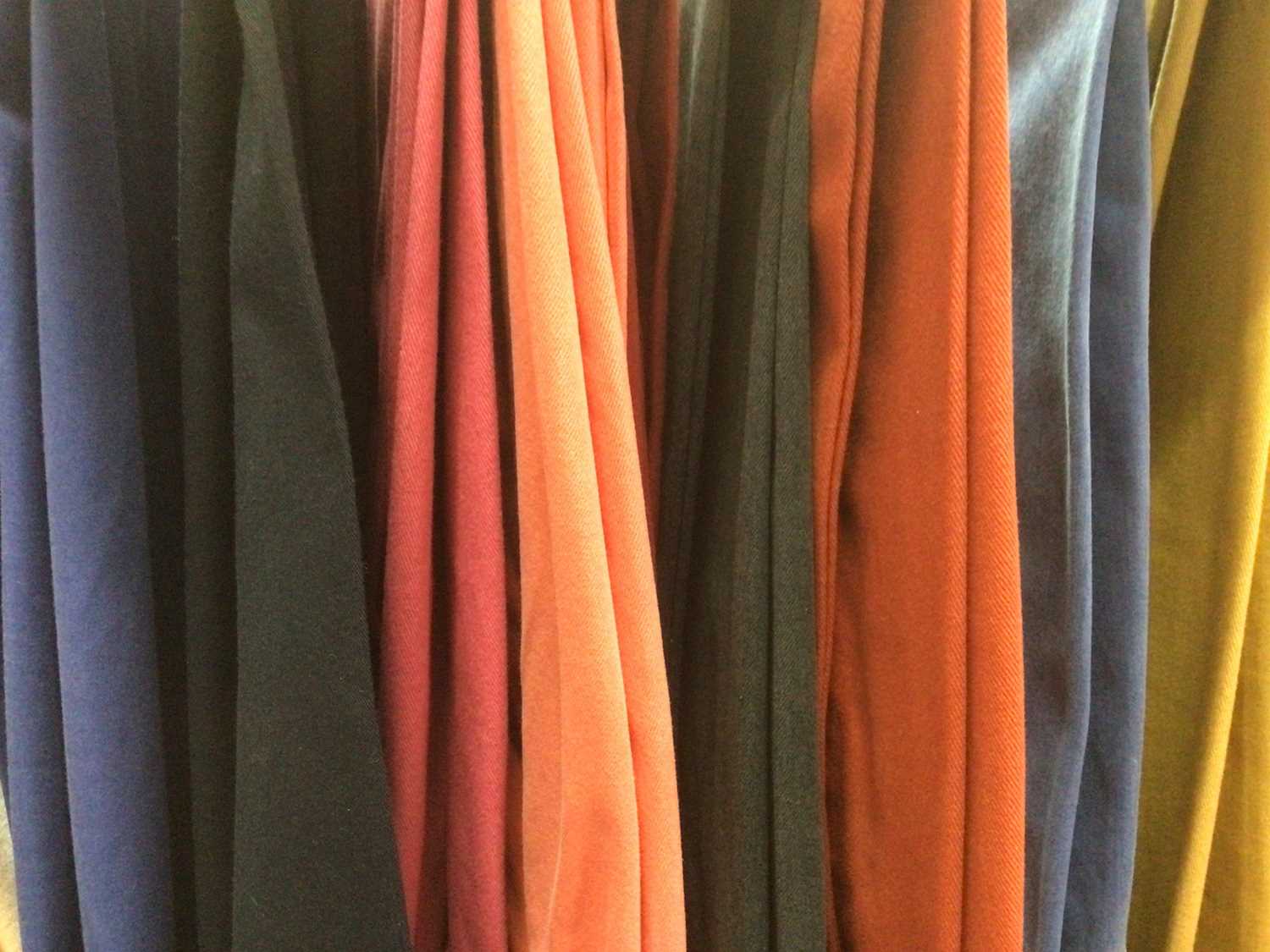 Lot 2054 - Gentlemen's cotton casual trousers in a