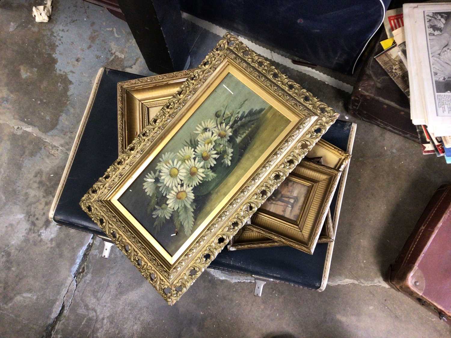 Lot 194 - Sundry items, including cameras, ephemera