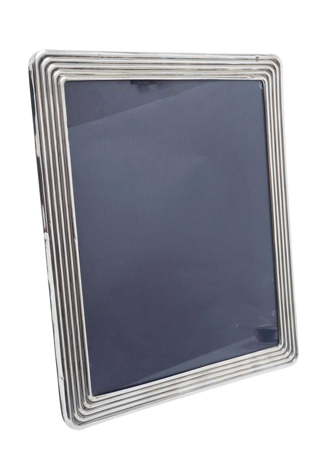 Lot 355 - Large Contemporary silver photograph frame