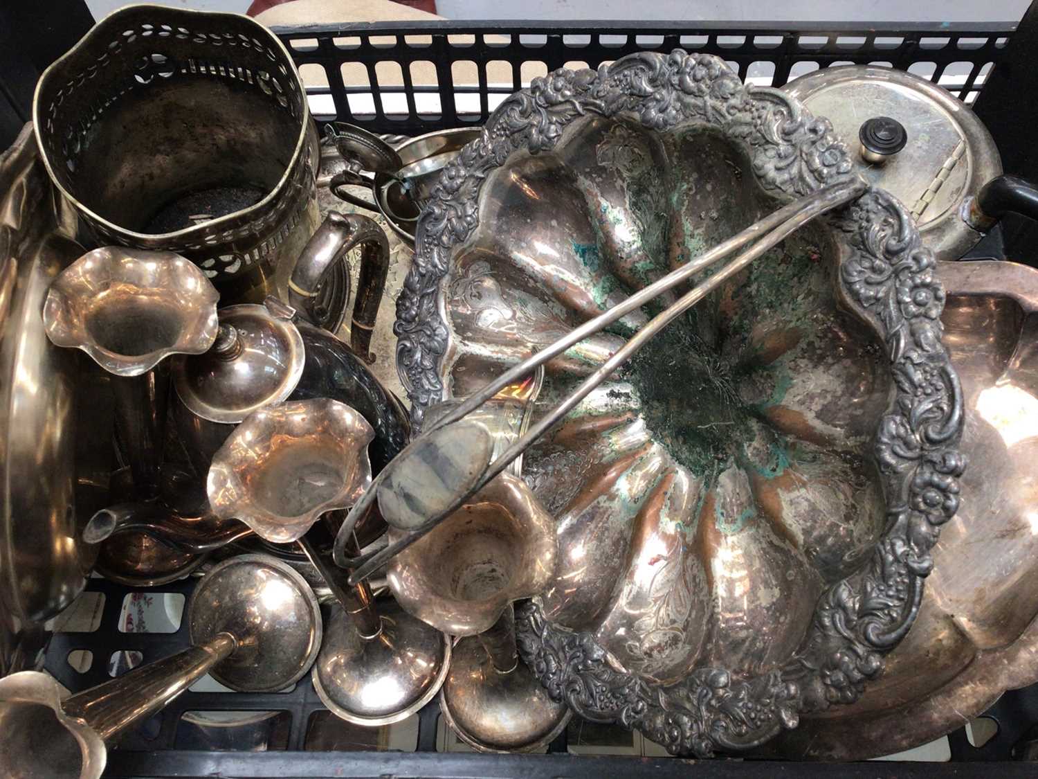 Lot 377 - Silver plated ware including dishes, spill