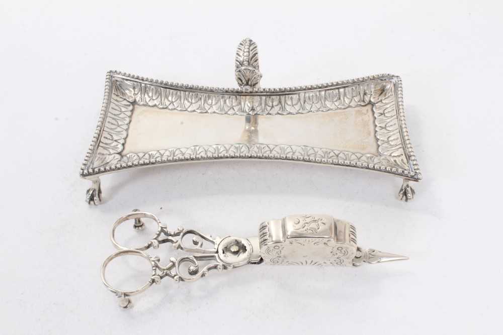 Lot 372 - George III silver scissor action candle