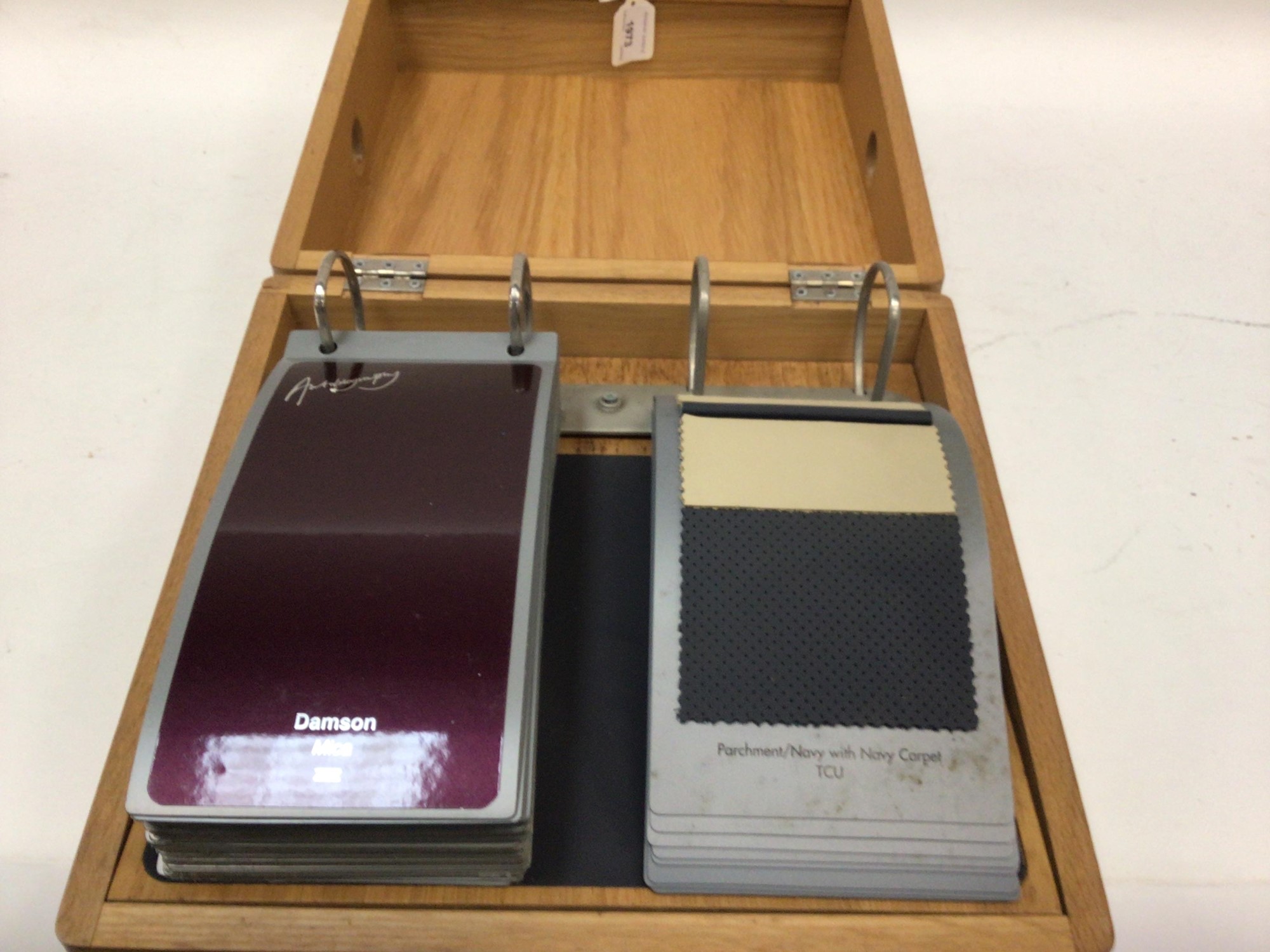 Lot 1973 - Land Rover / Range Rover dealership