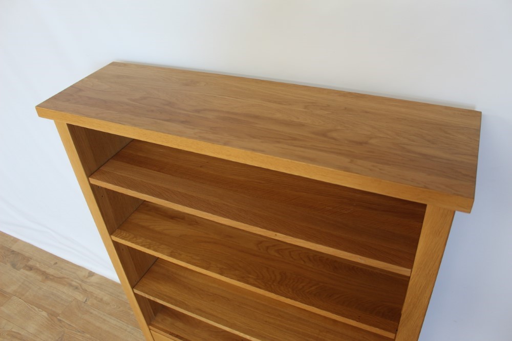 Lot 17 - Contemporary light oak open bookcase with