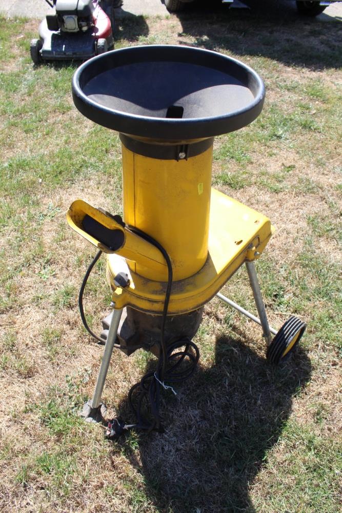 Lot 22 - AL-KO H 1300 S electric garden shredder