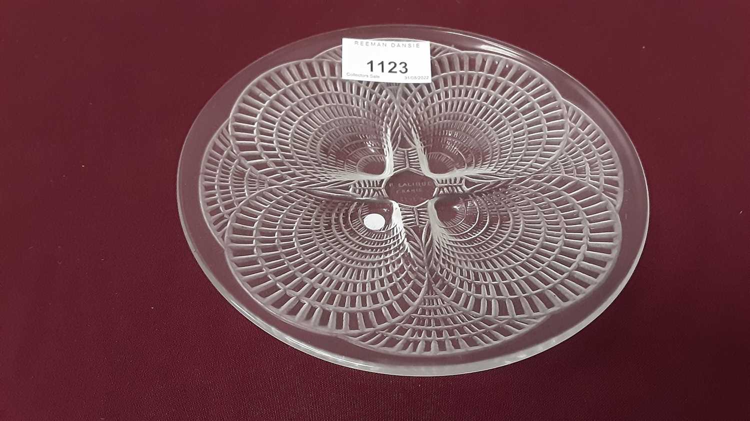 Lot 1123 - Rene Lalique Coquilles pattern dish, signed