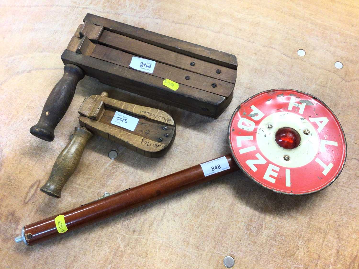 Lot 848 - German Police illuminated baton sign 'Halt