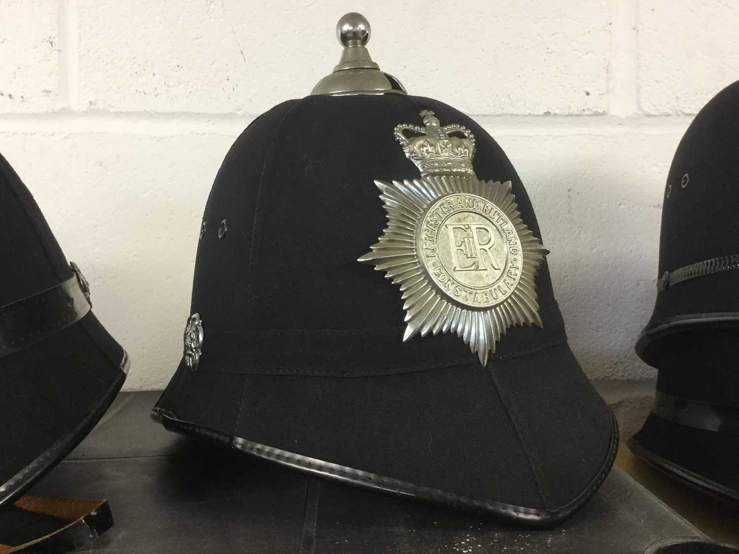 Lot 823 - Elizabeth II Leicester and Rutland