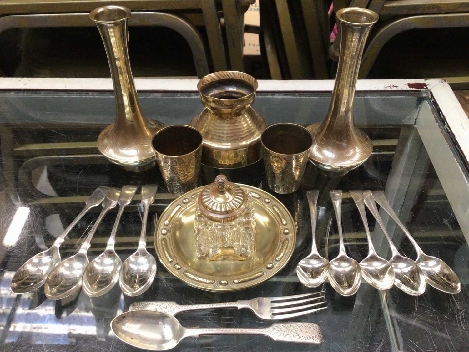 Lot 1052 - Five Georgian silver teaspoons, silver