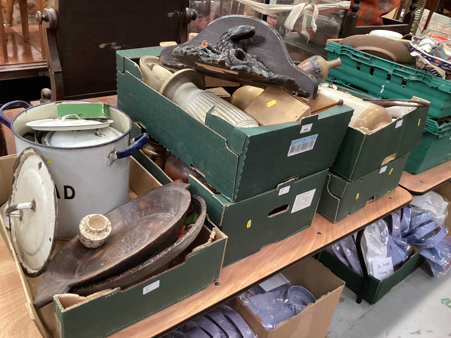 Lot 899 - Sundry items, including salt glazed