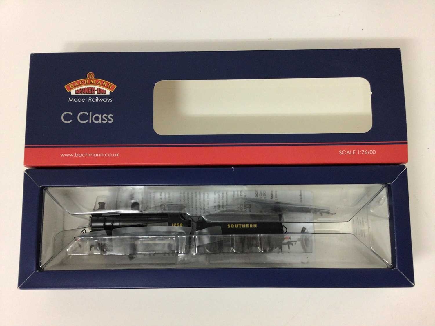 Lot 7 - Bachmann 00 gauge 2-8-0 Robinson 04 locomotive