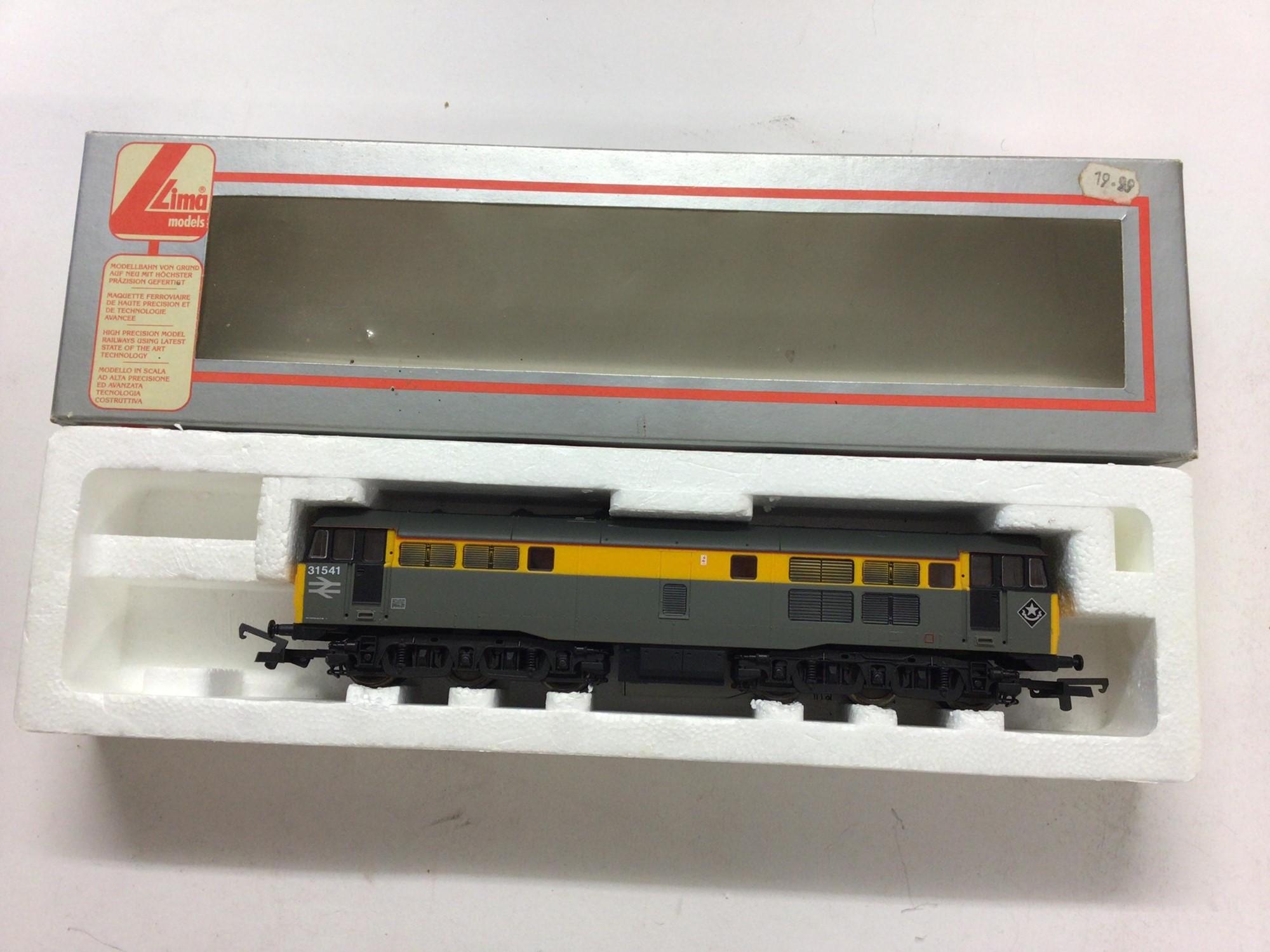 Lot 95 - Lima 00 gauge diesel locomotives Class 42
