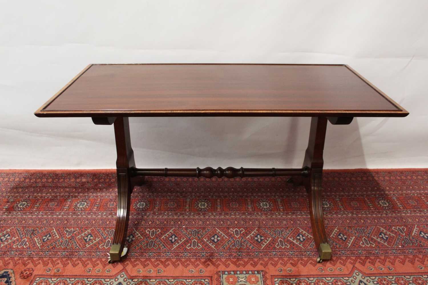 Lot 1477 - Regency style mahogany coffee table by