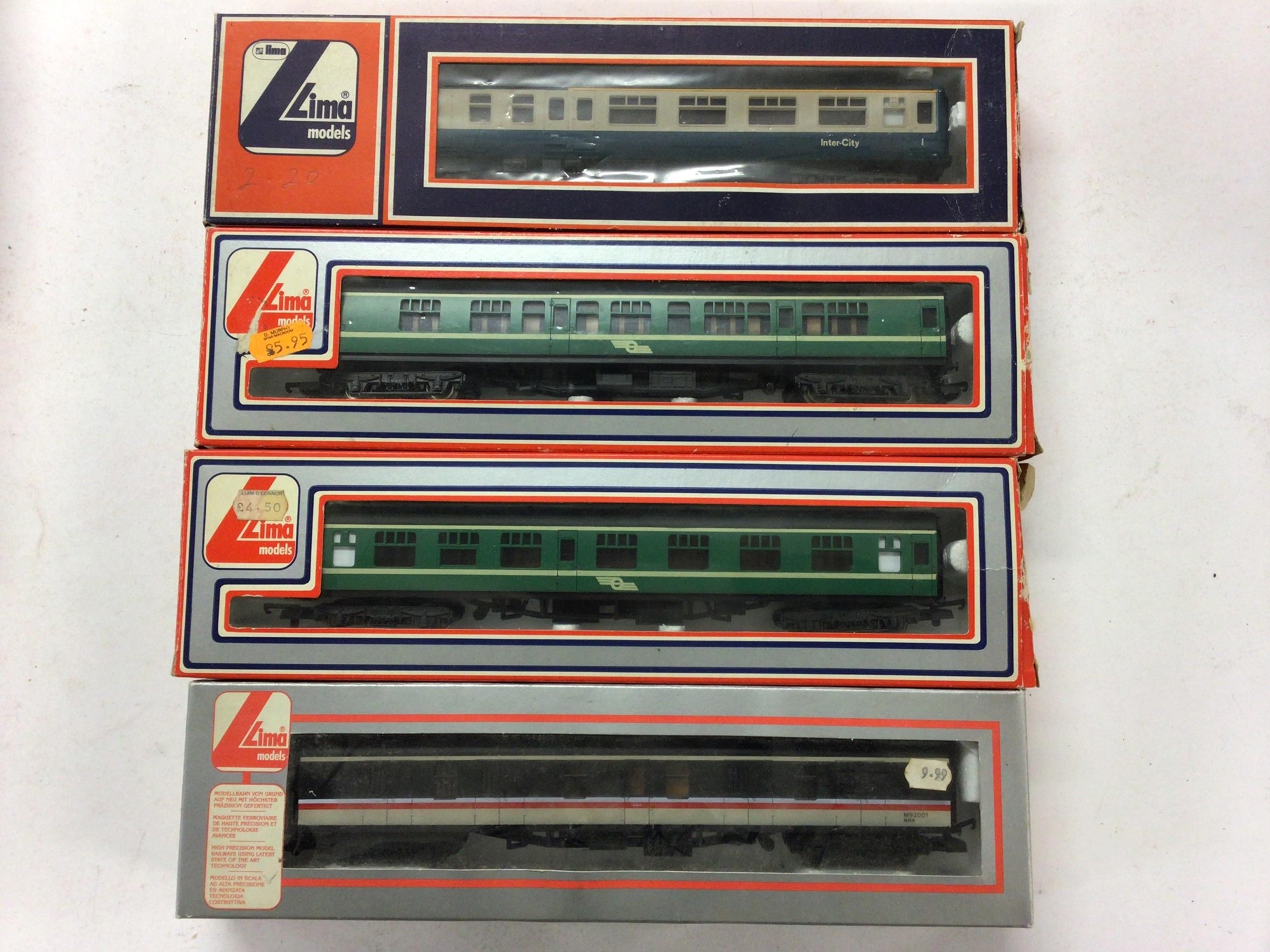 Lot 161 - Lima OO gauge carriages including