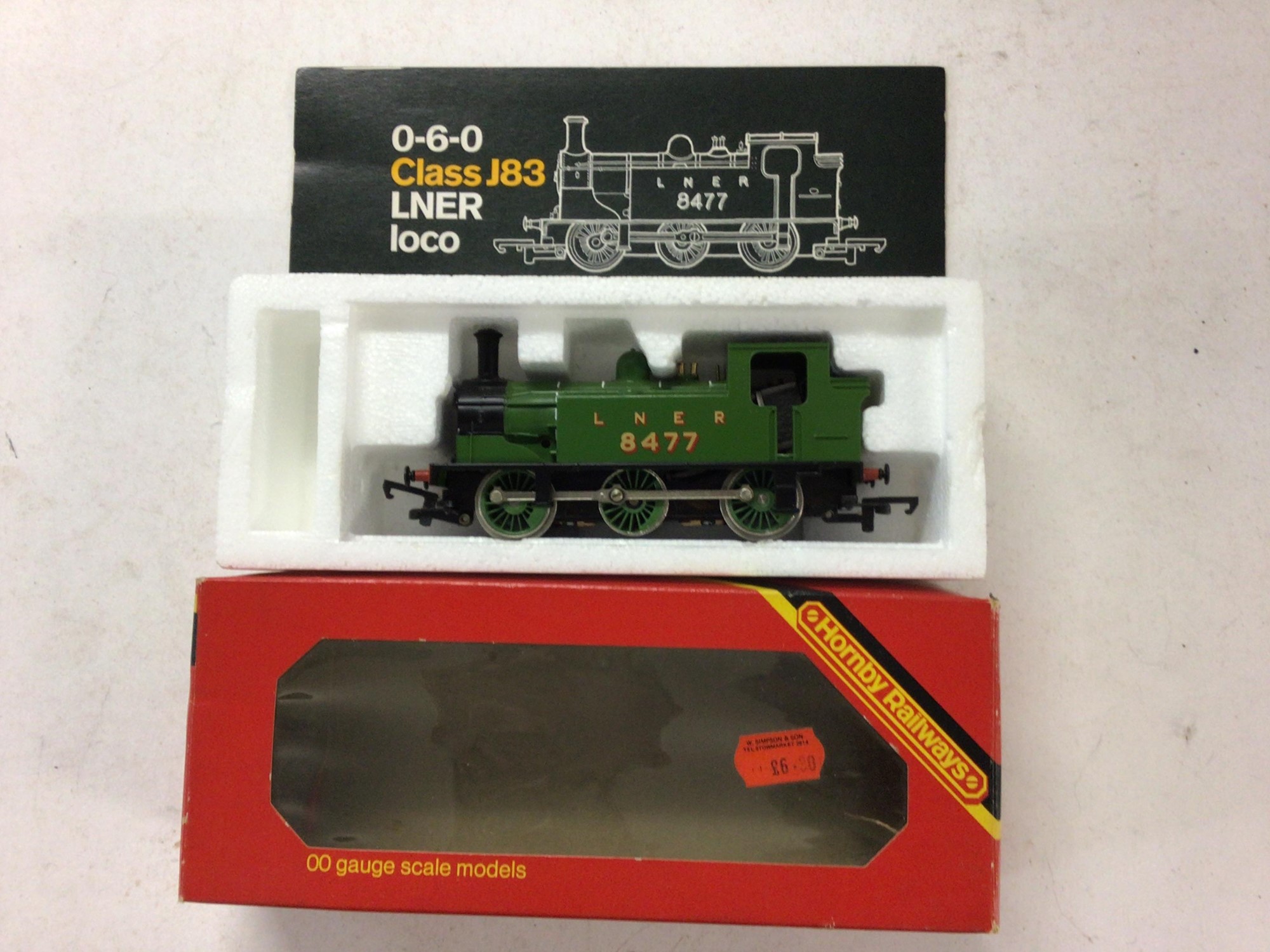 Lot 60 - Hornby OO gauge locomotives LNER green 0-6-0