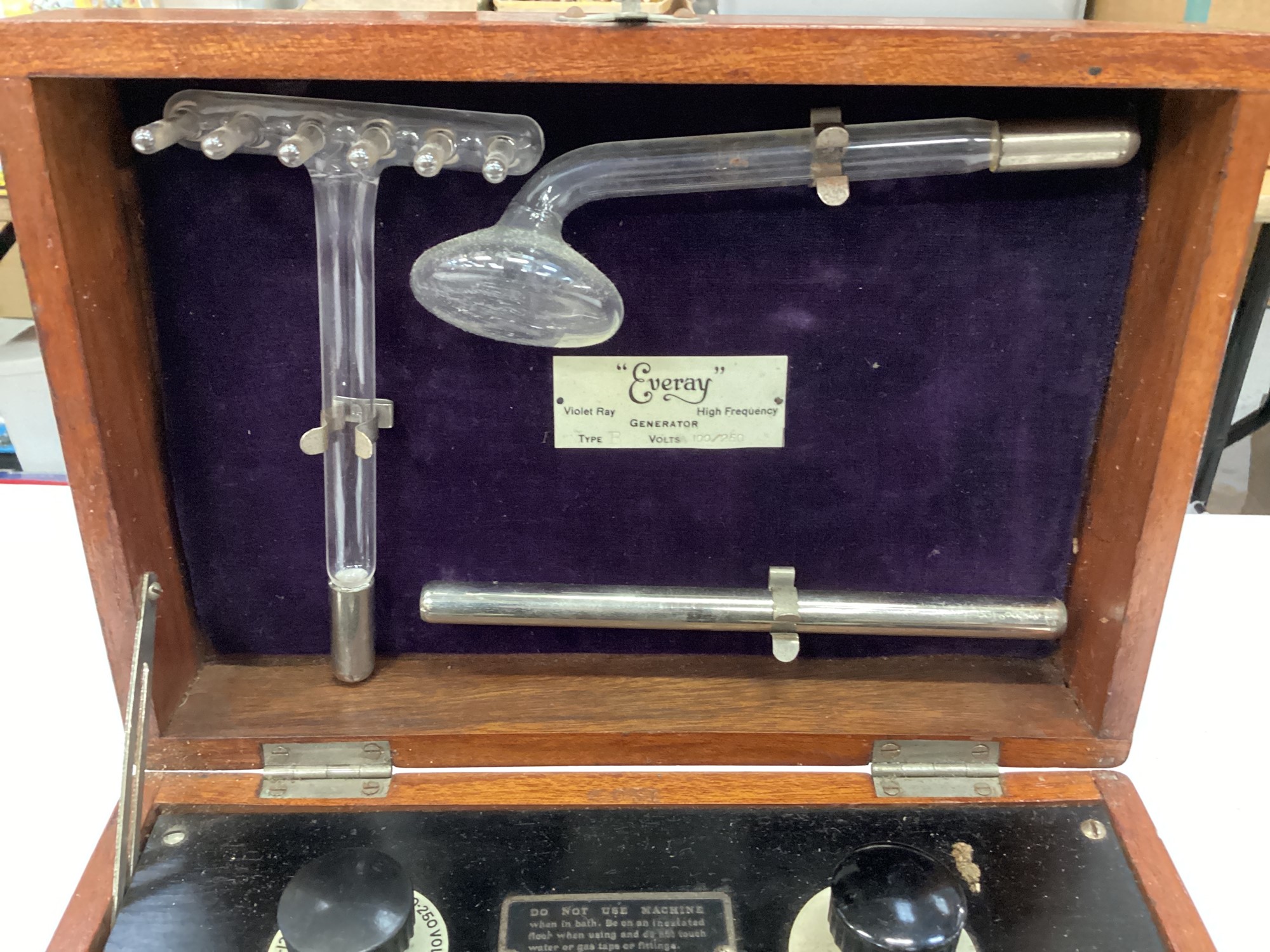 Lot 2610 - Vintage Everay medical Ultra Violet machine