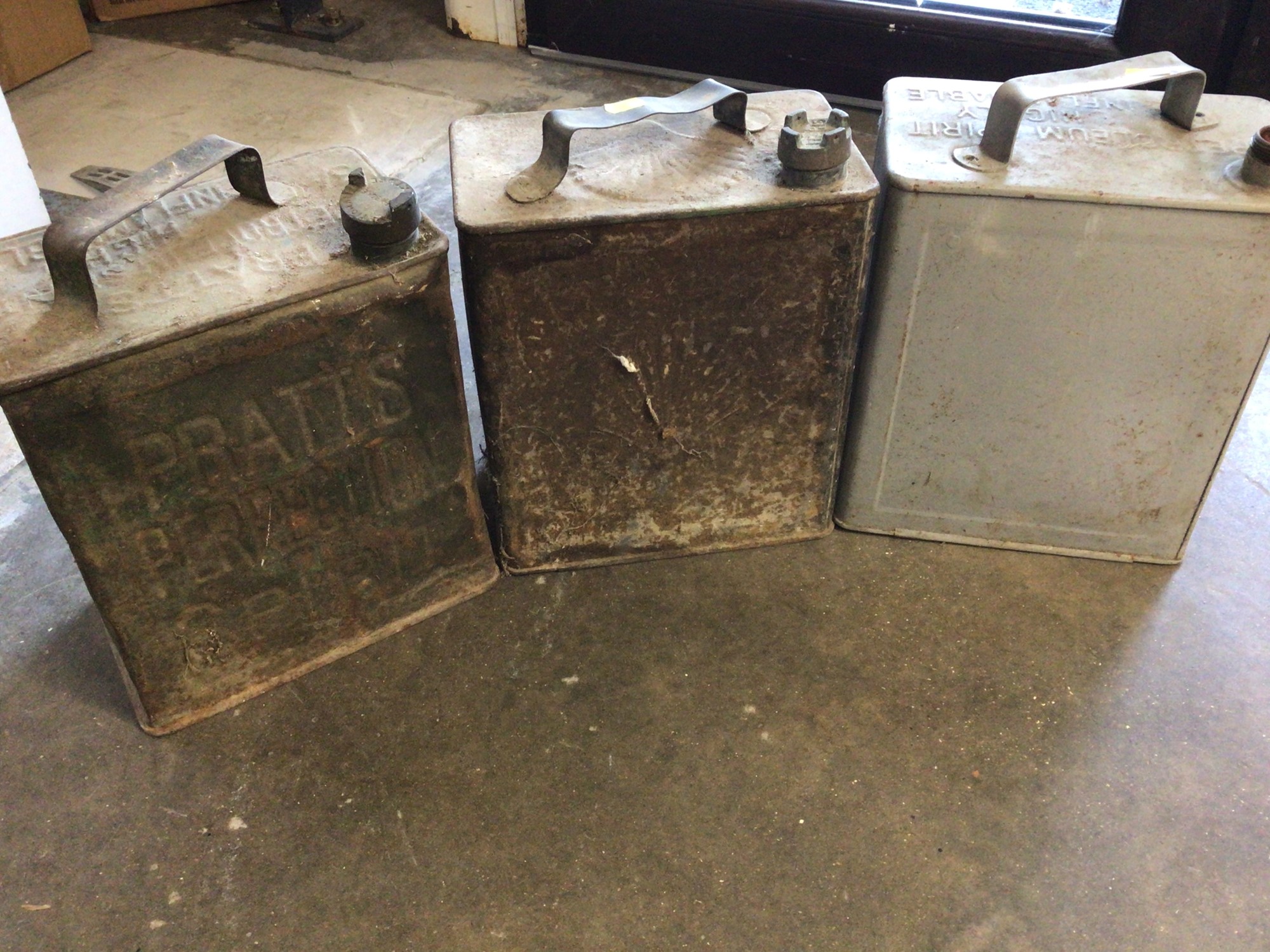 Lot 2025 - Collection of six vintage petrol cans
