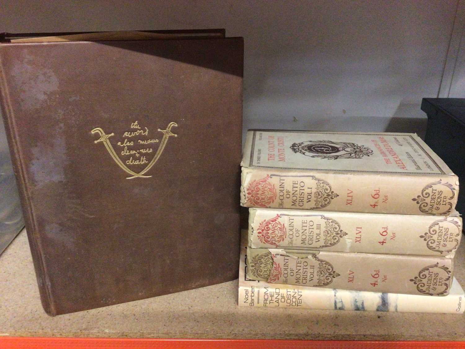 Lot 319 - Seven Pillars of Widsom by T.E.Lawrence and