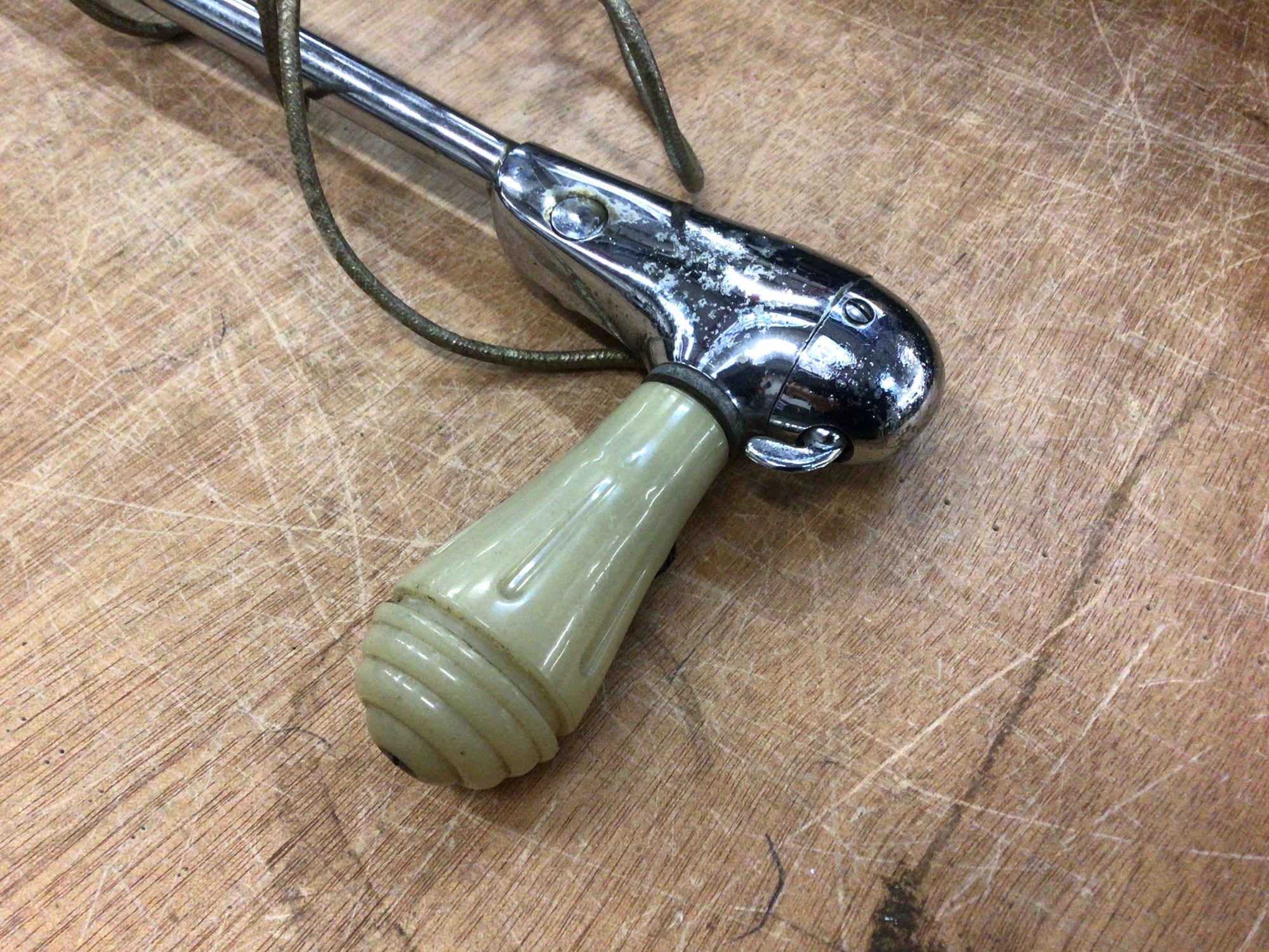 Lot 55 - American 1950s handheld police car spotlight