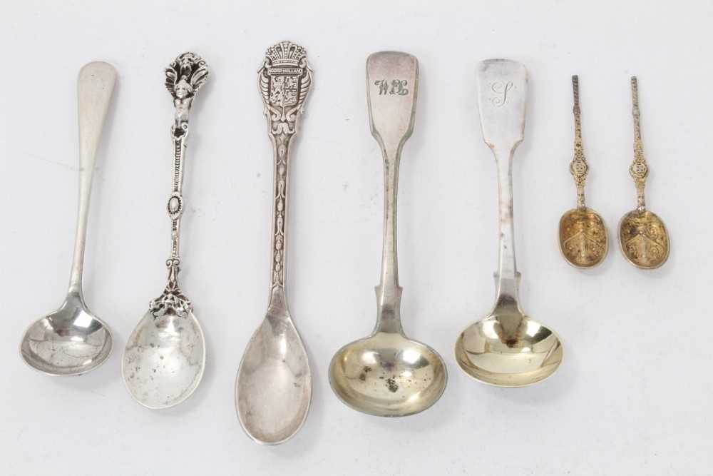 Lot 379 - Small collection of silver and white metal