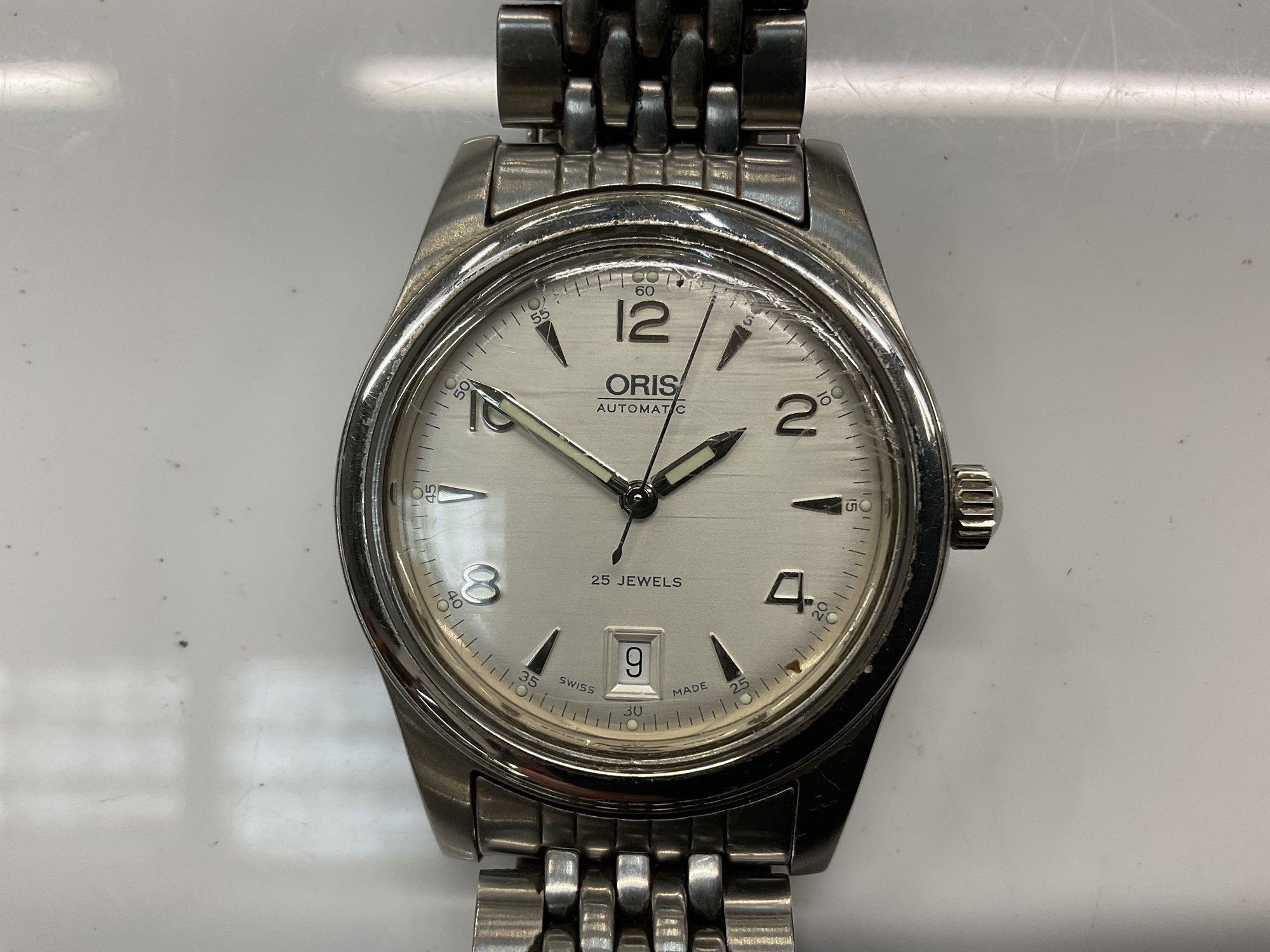 Lot 833 - Oris automatic stainless steel wristwatch