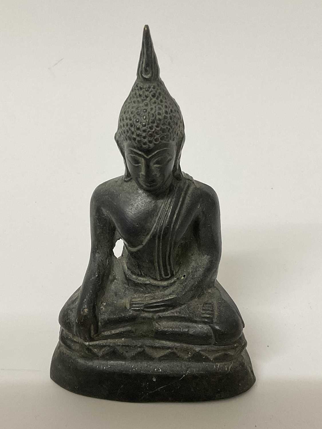 Lot 276 - Antique Asian bronze seated idol