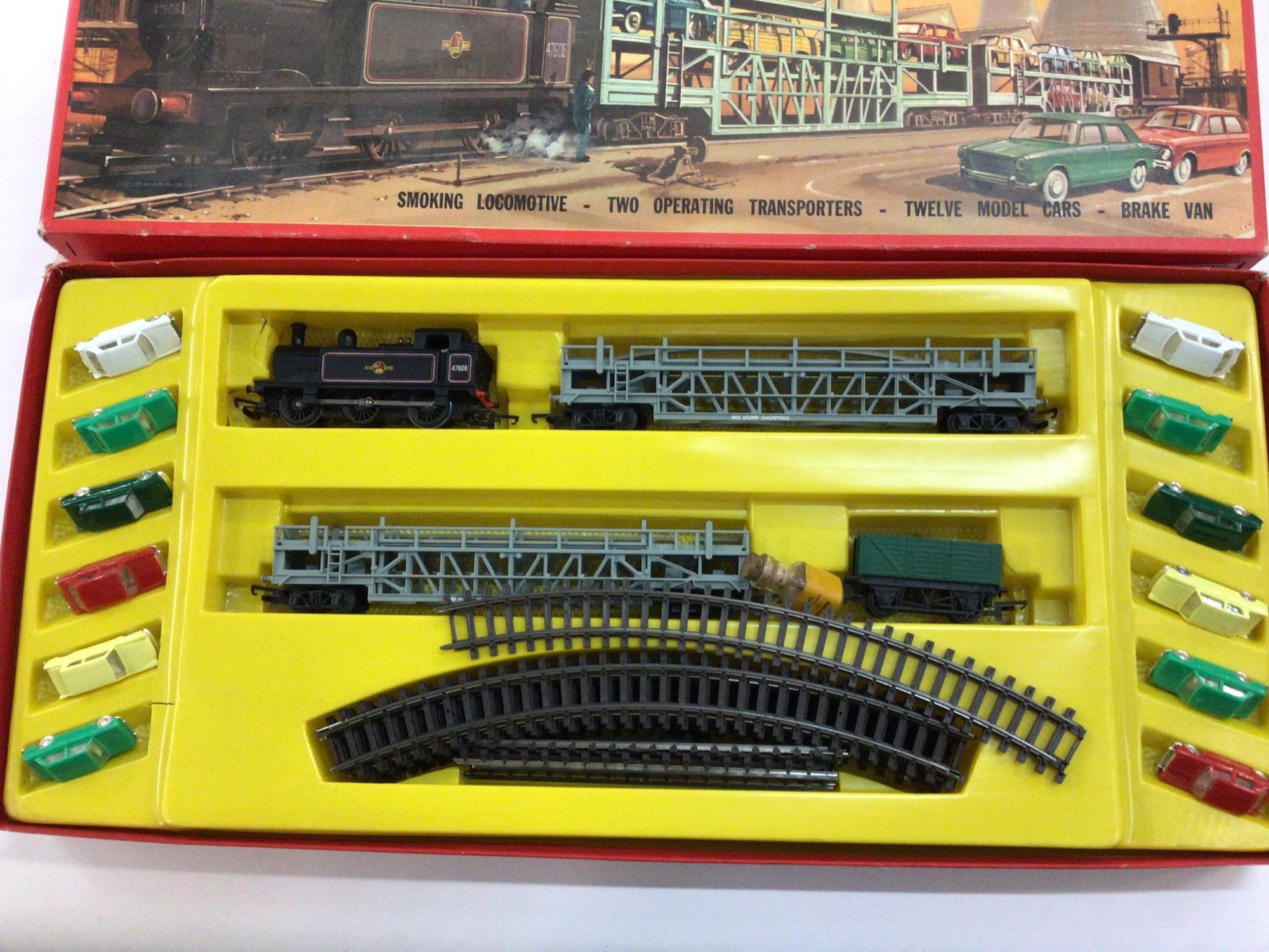 Lot 1962 - Railway Triang Hornby Car-A-Belle train set