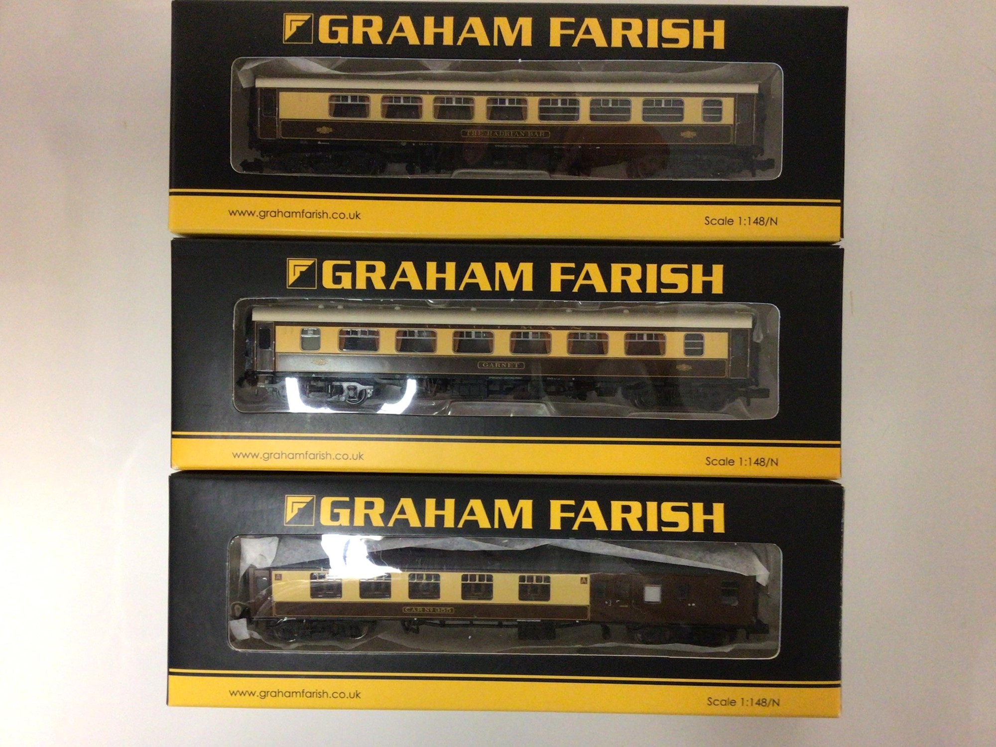 Graham Farish N gauge Pullman Carriages including Diner No.0646 (6 ...